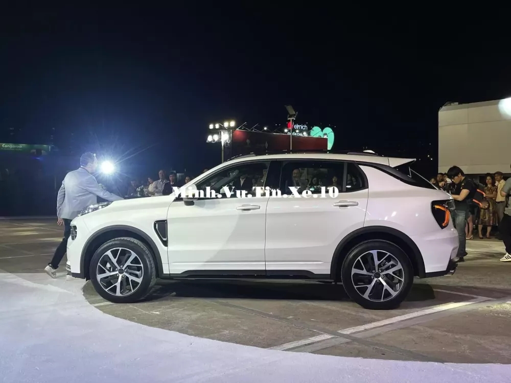 Lynk & Co 01 priced at 999 million VND in Vietnam, “heating up” the ...