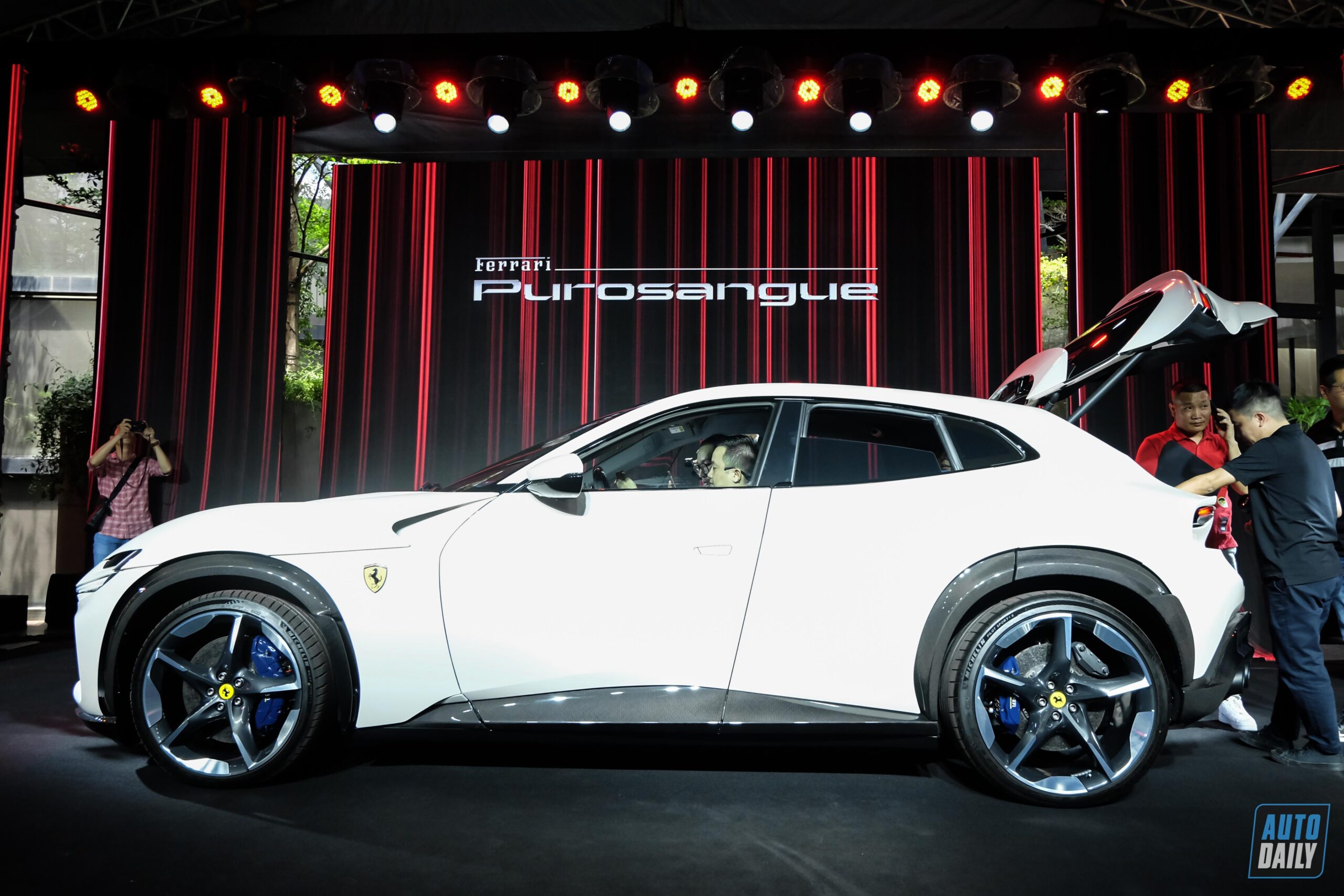 Ferrari Purosangue Revealed in Vietnam, Costs 40 Billion - vnauto.net