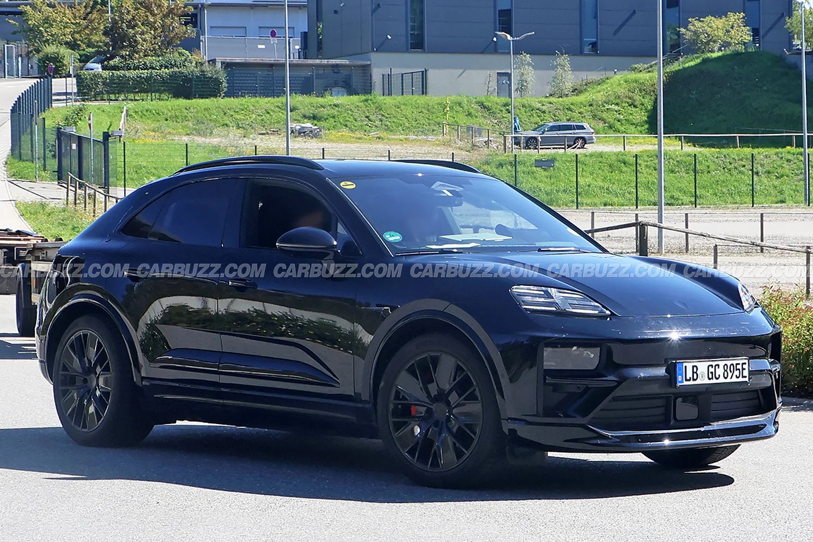 Spotted: Porsche Macan Electric Version Before Launch - vnauto.net