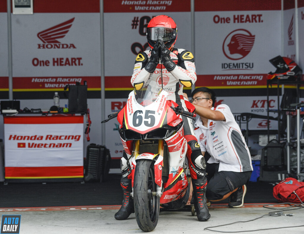Vietnamese man defies odds to become top performer in his field ...