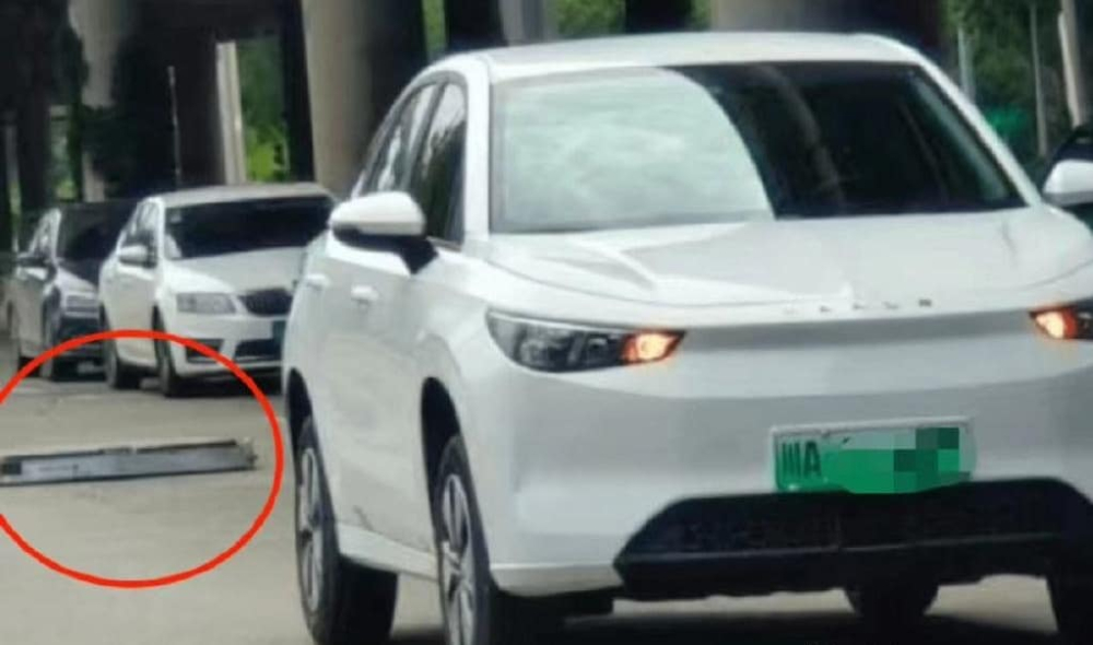 Video: Electric vehicle stranded due to battery drain - vnauto.net