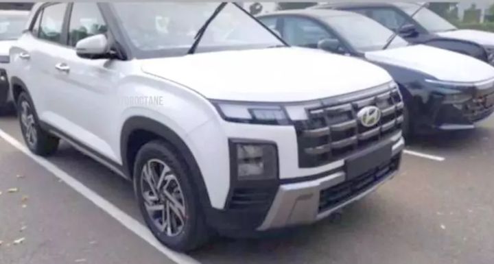 Spotted: Hyundai Creta 2024 in Live Photos at an Indian Dealership ...