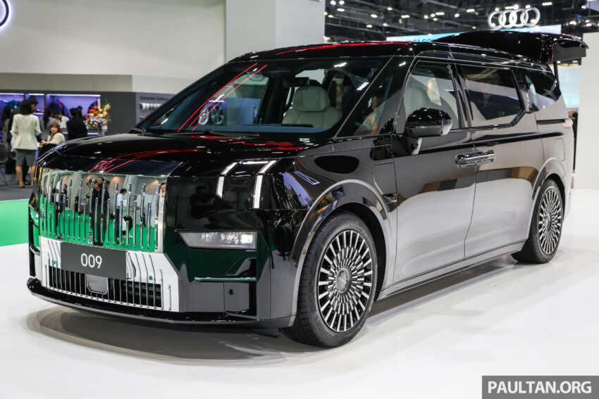 Zeekr 009 Real-World Photos: Chinese Luxury Electric MPV Arrives In ...