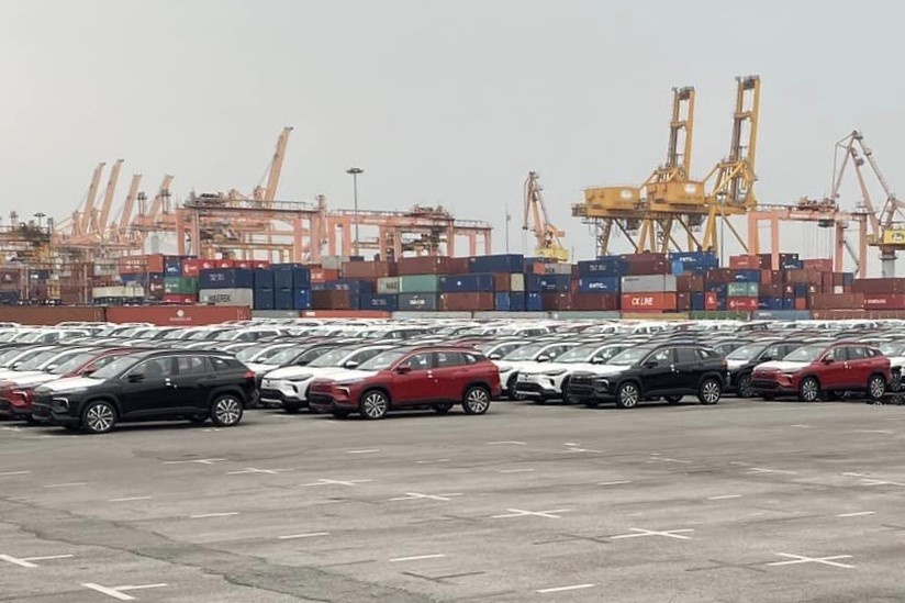 2024 Corolla Cross poses as Toyota’s ‘saving grace’ upon arrival in ...
