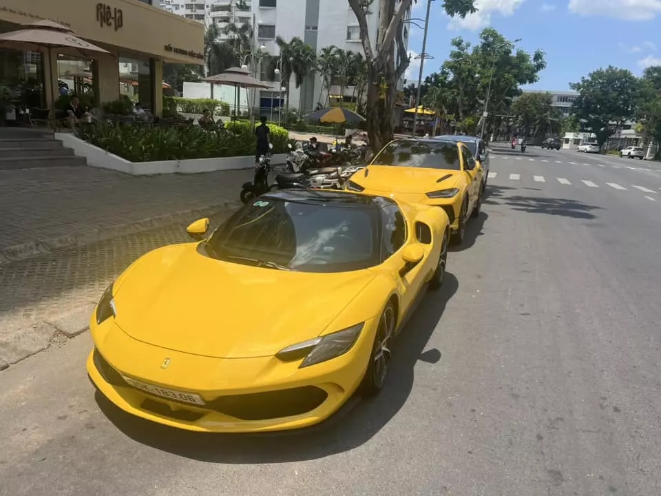 Hypercar, Hyper SUV Duo Hit the Streets of Ho Chi Minh City, One ...