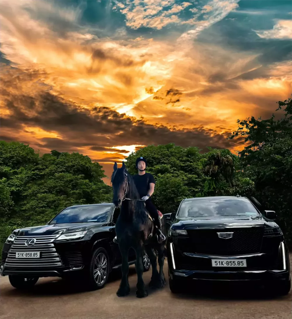 The Ultimate Speedsters: A Hypercar and an Official Supercar Bound for ...