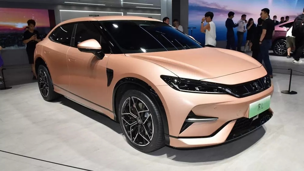 The Chinese Automaker BYD, a New Entrant in Vietnam, Dominates PHEV ...
