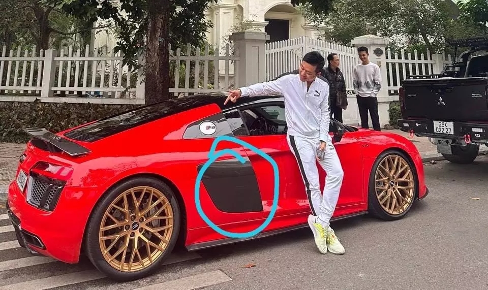 "The Eye-Catching Audi R8 V10 Plus: A Unique Twist on a Supercar Icon ...