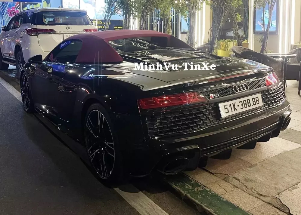 The Ultimate Open-Top Thrill: Audi R8 V10 Spyder Facelift with the Rare ...